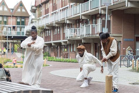 Dichterbij Dan Ooit Theater Na De Dam