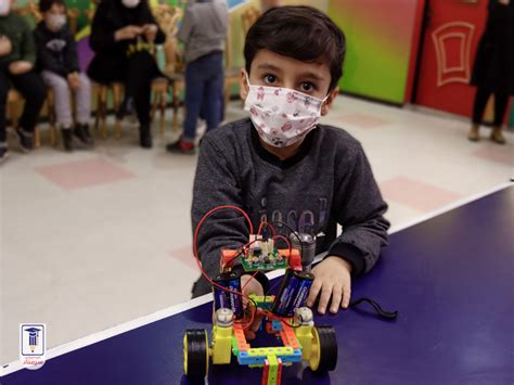 برگزاری کارگاه آموزشی ویژه کلاس های رباتیک آموزشگاه علمی سیمناد