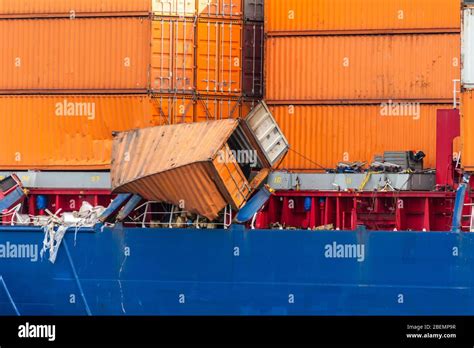 Container Ship Accident Hi Res Stock Photography And Images Alamy