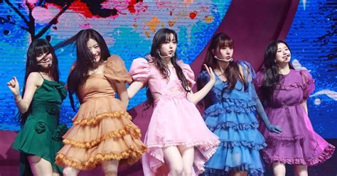 피프티피프티 상큼한 컴백 무대 ★포토