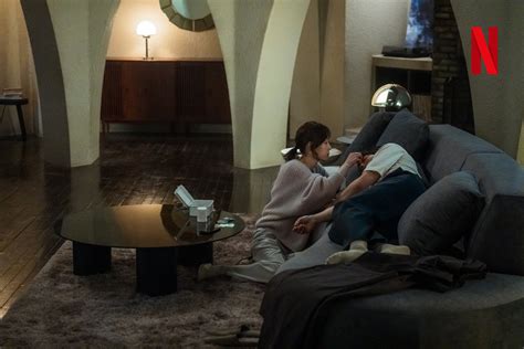 Jung Yun Ha Wipes Her Ex Husband Gong Yoos Mouth In Front Of His Wife