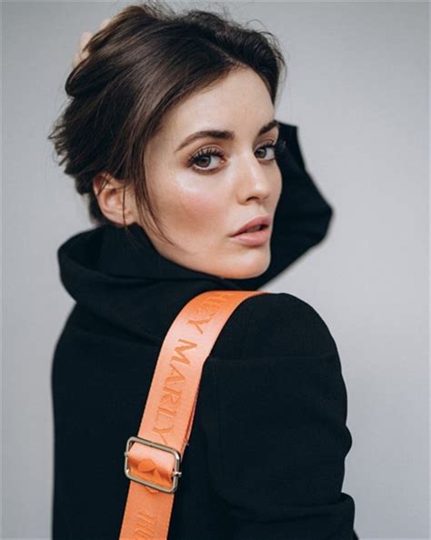 Mona M Model Management