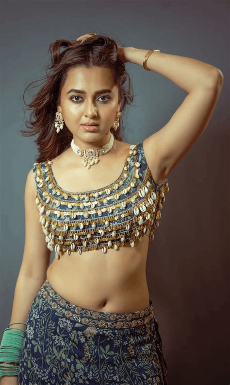 Tejaswi Prakash Navel Rnavelnsfw