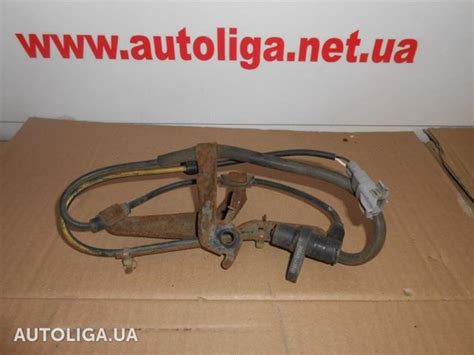 8954242040 Toyota передний правый датчик абс