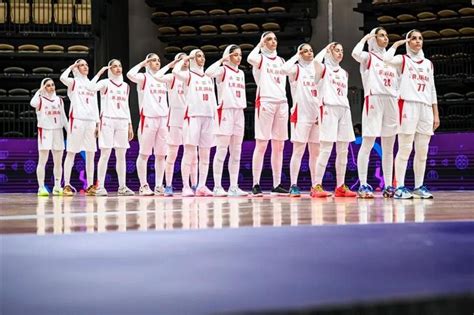 ببینید سلام نظامی دختران بسکتبالیست زیر ۱۶ سال ایران قبل از دیدار مقابل سوریه در مسابقات