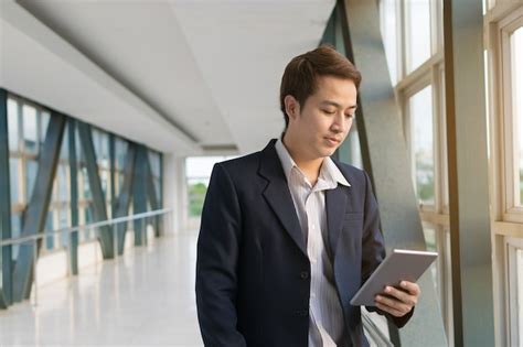 Premium Photo Businessman Using A Smartphone