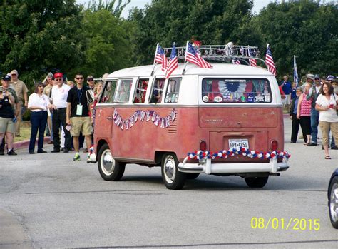Decorated Van At Veterans Welcome Home Parade The Portal To Texas