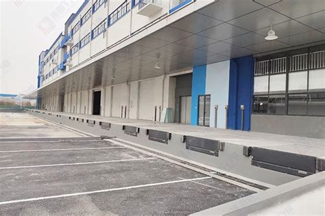 仓库卸货平台有哪些吨位和尺寸可以选择 装卸货平台产品资讯 上海装卸货平台厂家