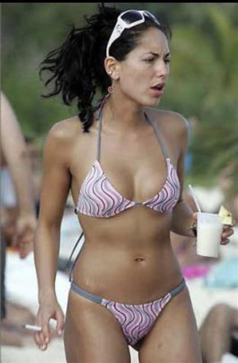 8 Hot Sexy Barbara Mori Bikini Pics