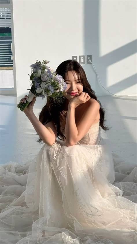 에이바이봄웨딩 시원 본식헤어 본식헤어스타일 예쁜 인빈씨🤍 깔끔한 가르마에 로우번헤어 완벽하게 소화☺️ Siwonwedding Siwonnii 에이바이봄시원