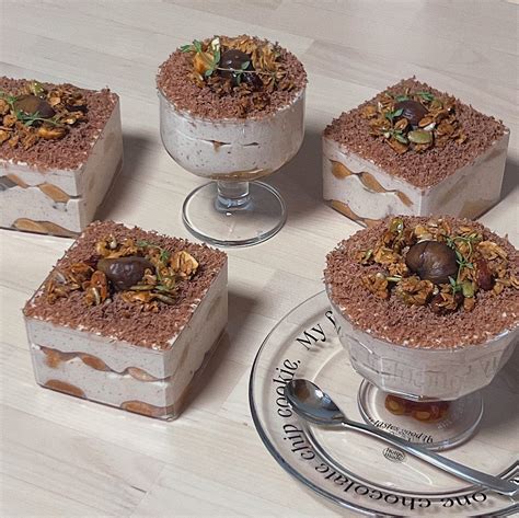 미미테이블 말차 딸기 파이🍓 버터 풍미 낭낭하고 파사삭한 파트 브리제에 이보아르와 우지 말차로 만든 말차 가나슈를 부어 굳힌