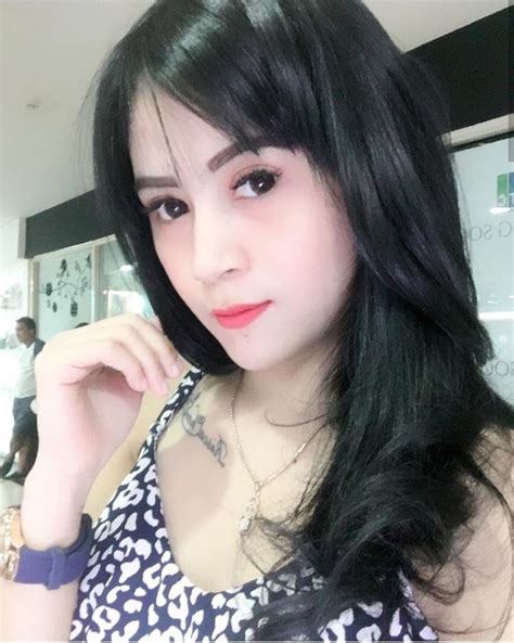 Rizka Indonesian Escort In Surabaya