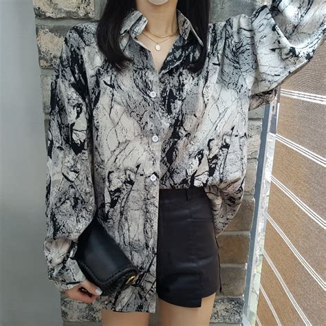 [기획특가 블라우스] 여성용 국내제작 뱀피 카라 블라우스 파이톤 보이핏 박시 롱셔츠 부드럽고 에이블리