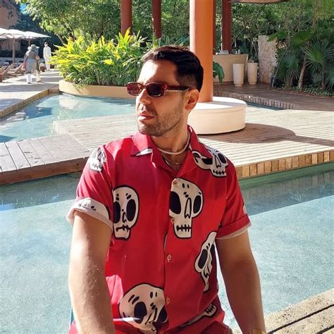 Christian Ledesma Chrislede • Threads Say More