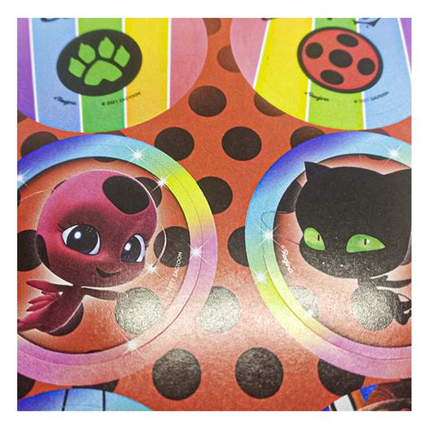 Adesivo de Aniversário Redondo Ladybug Core 30 Unidades Apollo Festas