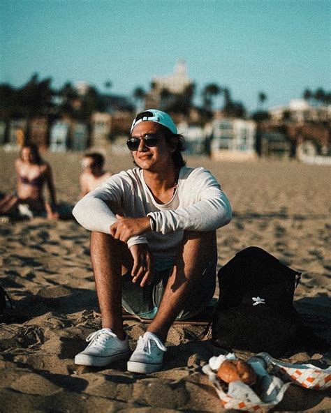 Foto Cowok Bertato Pakai Topi Keren All About Cow Photos