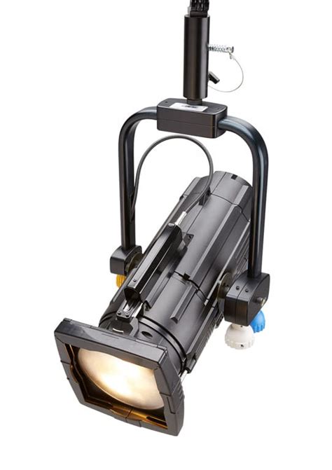 ETC S4 LED Series 2 Daylight Fresnel Im Test Production Partner
