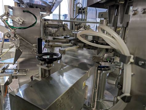 東洋自動機 株 自動充填包装機 Tt 8d R 株式会社ヨシダ