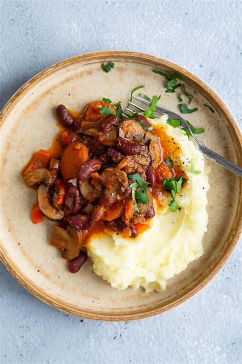 Vegetarisk Gullash Opskrift På Vegetarisk Gryderet Med Svampe Stinna