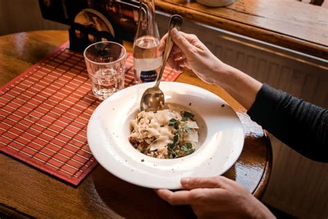 프라하 구시가지 강 크루즈 및 점심 식사가 포함된 프라하 성 관광 투어 Kkday