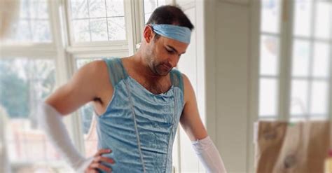 Andy Roddick Dresses Up As Cinderella While Playing With Daughter