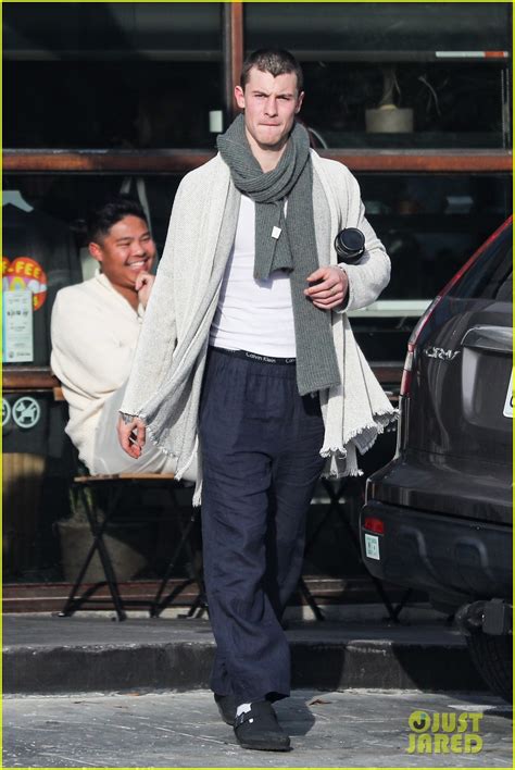 Shawn Mendes Debuts New Shaved Head And Ditches His Signature Curls Photo 4878530 Pictures