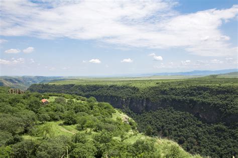 სამშვილდის კანიონის ბუნების ძეგლი თეთრი წყაროს რაიონი • About Ge