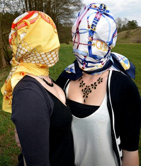 Pin By Paul Bomers On Scarf Bound Serious Fashion Head Scarf Fashion