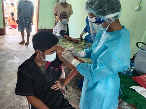 မိုင်းစံမြို့၌ အသက် ၁၈ နှစ်အထက် ပြည်သူများအား ကိုဗစ် ၁၉ရောဂါကာကွယ်ဆေး ဆက်လက်ထိုးနှံပေး