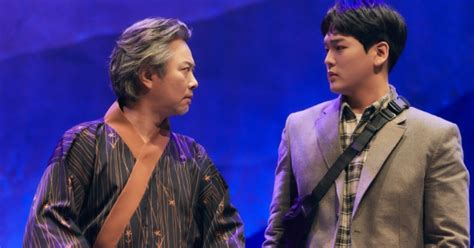 장항준 감독 연극 데뷔작 사나이 와타나베 개막 성료