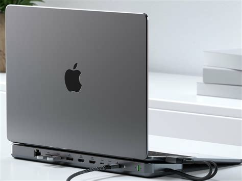 The Satechi Dual Dock Stand Boosts Your Computer Performance