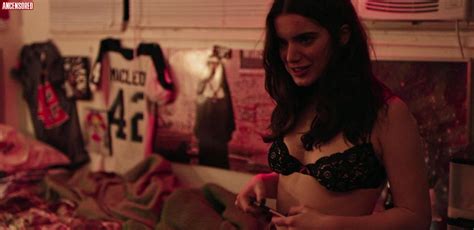 Dylan Gelula Nude Pics Página 1