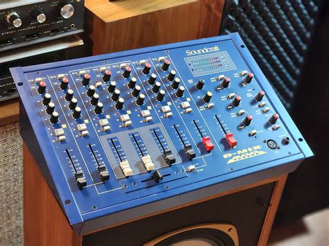 영국 Soundcraft 사운드 크레프트 D Mix500 Dj전용 믹서입니다 포노단지원 영국생산모델 Stock Out