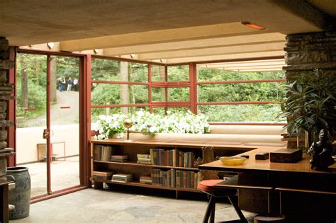 Фрэнк ллойд райт дом над водопадом интерьер фото