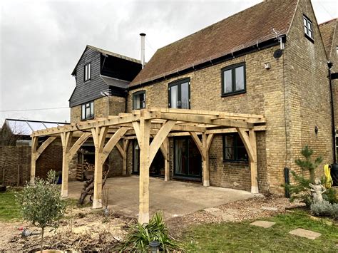 Oak Structures Town Carpentry Ltd