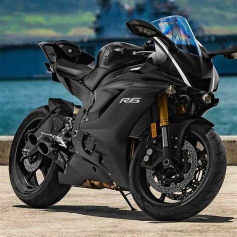 Yamaha R