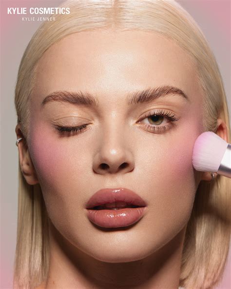 DT Model Management Model Agency In Los Angeles