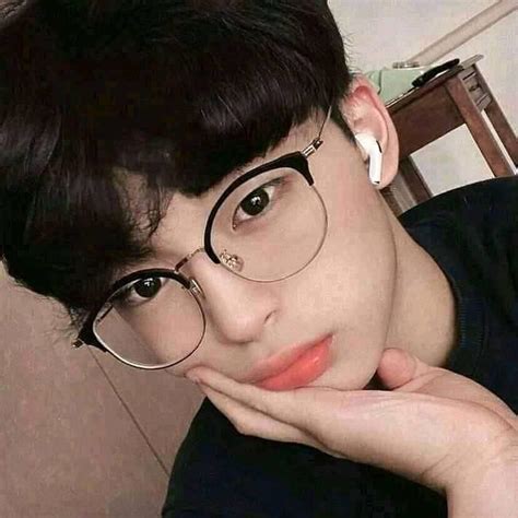 صور كيوت لبنات كورية و اولاد كورين واكل Seoul