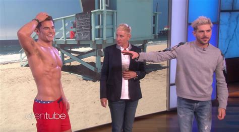 Photo Zac Effron Compare Ses Abdominaux à Ceux De Sa Statue En Cire