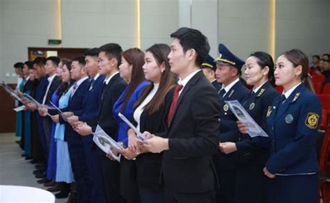 Төрийн үйлчилгээний зарим албан хаагчид хөдөлмөрийн нөхцөлийн нэмэгдэл