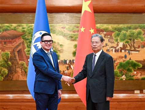 Председатель ПК ВСНП встретился с председателем Центральноамериканского парламента ТЯНЬ ШАНЬ 天山网