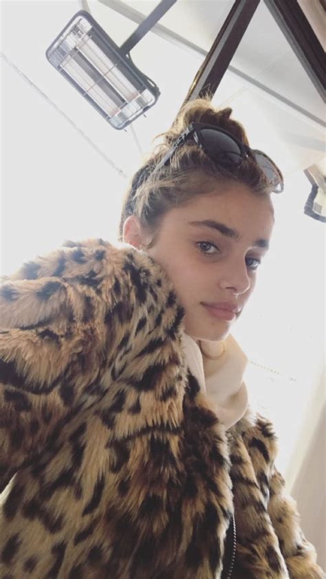 Taylor Hill Photo
