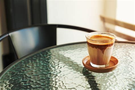 더러운 커피 차가운 신선한 우유와 섞인 에스프레소 샷 한 잔 0명에 대한 스톡 사진 및 기타 이미지 0명 갈색 디자인 Istock