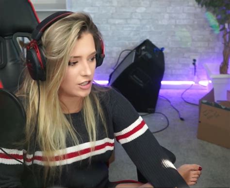 Sweeettails Feet 50 Photos