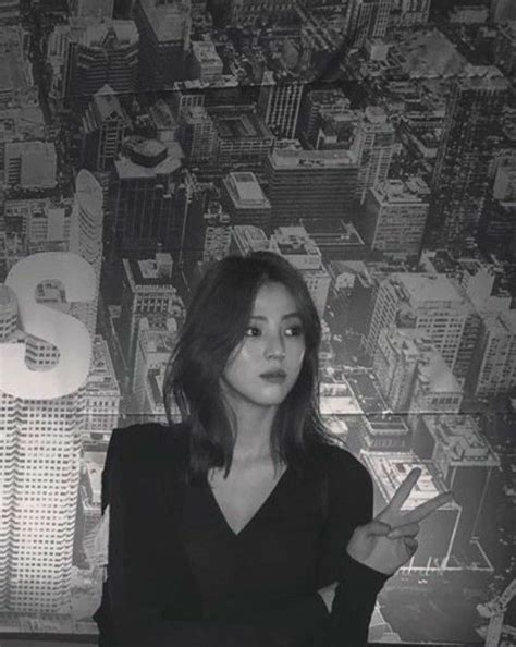 한소희 감성 흑백 Short Hair Styles Shot Hair Styles Hair Styles Shot Hair Styles Short Hair