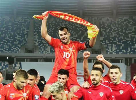 Skopsko Eho Најновиот 56 ти број на „Скопско Eхо“ веќе се дели низ македонската метропола