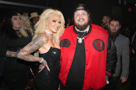 See Inside Jelly Roll And Bunnie Xos Fairytale Vow Renewal Ceremony