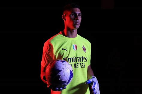 Milan è Ufficiale Vasquez Ceduto In Prestito