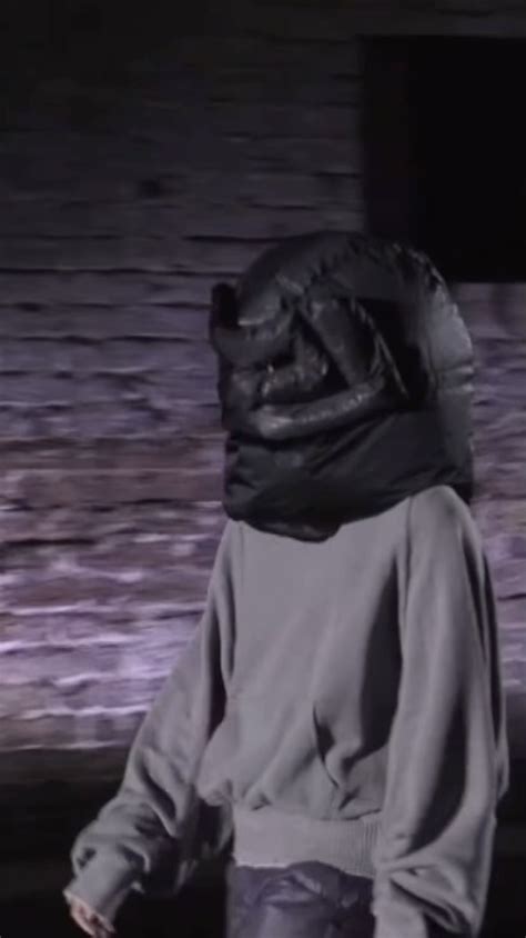 50 Fashion For The Youth Ding Yun Zhangs Graduate Collection Csm Ma 2020 Dingyun Zhang