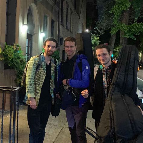 Michael Valeanu Luthiers